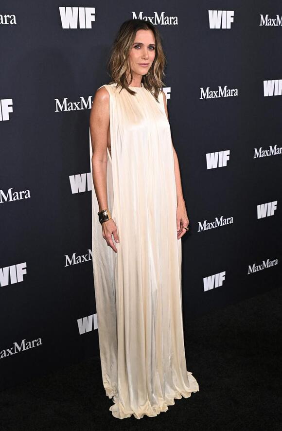 Kristen Wiig Jokes That She Should Have Worn a ‘Wig’ and a Turtleneck ...