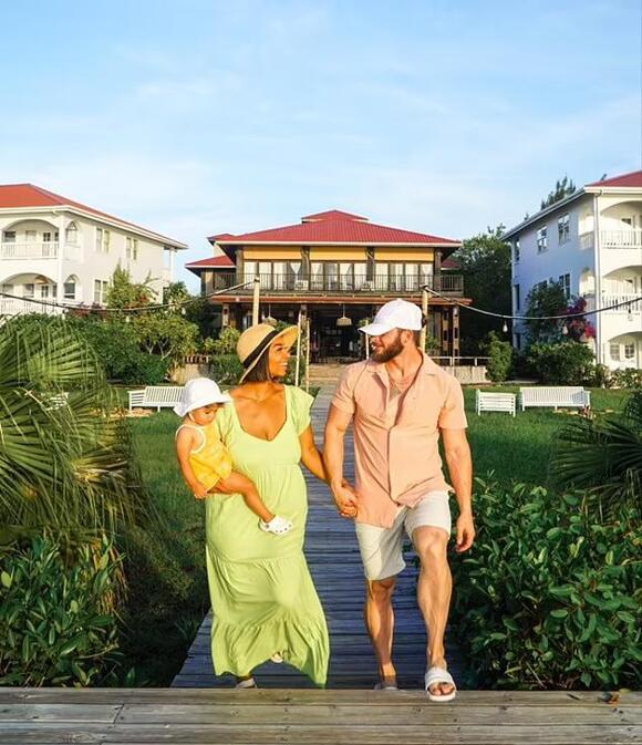 Is the American Dream dead? Couple who moved to Ecuador say they're ...