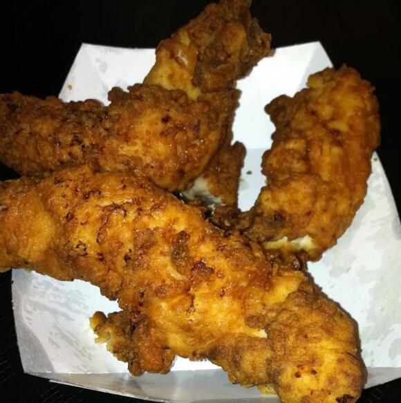 New Fish and Chicken Restaurant Opens in Derry - NewsBreak