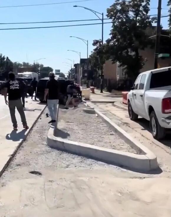 Wild video shows unhinged driver slam into ICE vehicle in Chicago amid ...