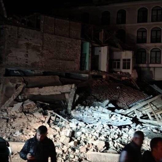 Massive earthquake triggers building collapses as residents warned ...