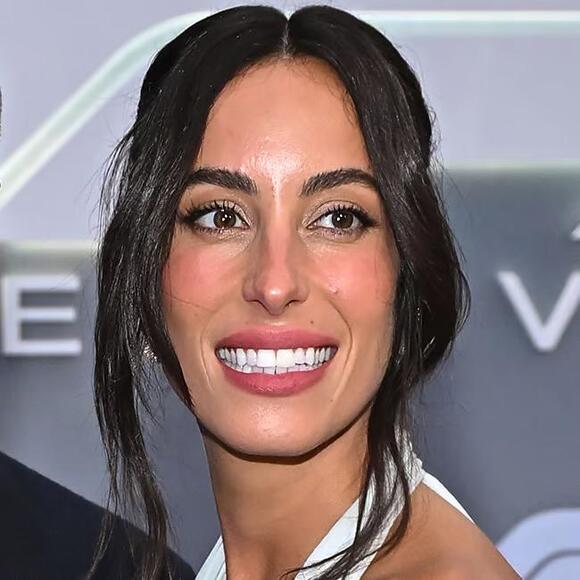 Brad Pitt's Girlfriend Wows In A Strapless Red Dress As Reports Say He ...