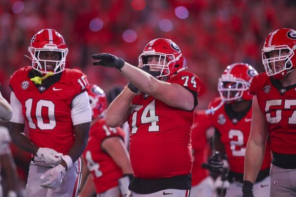 Texas A&M loses 1st-place votes in AP Top 25; Georgia climbs to No. 4 ...