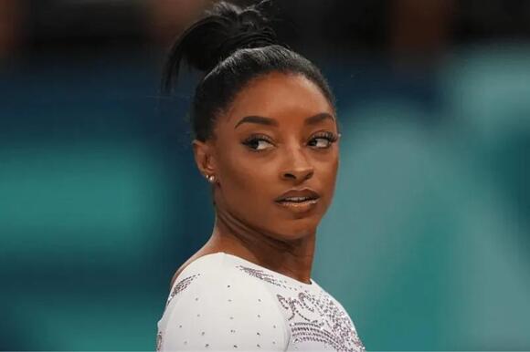 Simone Biles Faces NFL Fan Backlash After Chicago Bears’ Loss Despite ...