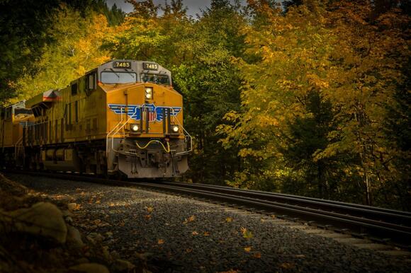 Indiana's Best Scenic Train Tours To Enjoy Fall Colors This Year ...