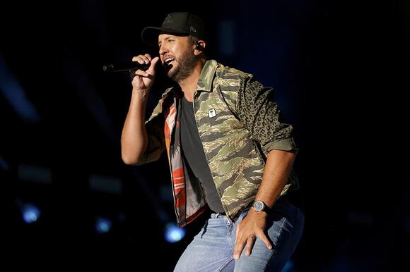 Luke Bryan Farm Tour 2025: Key Info for Wisconsin & Illinois Stop ...