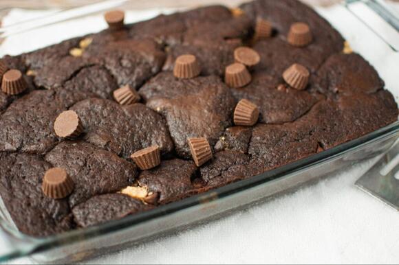 This Chocolate Peanut Butter Earthquake Cake Is the Ultimate Dessert ...