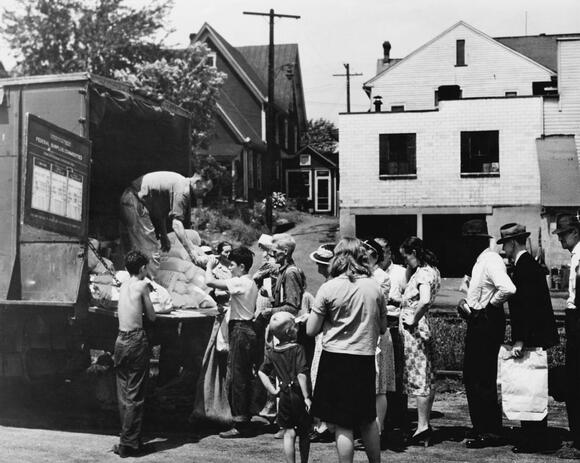 Older People Reveal What Life Was Really Like During The Great ...