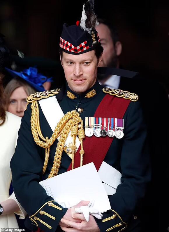 Charles' new wingman! As King's 'hot equerry', Lt Col Jonathan Thompson ...