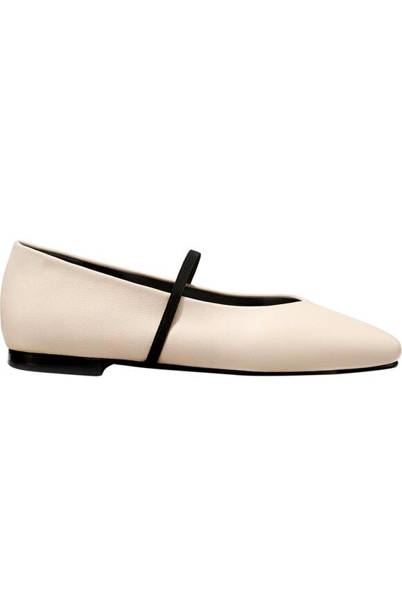 The Specific Ballet-Flats Style So Many People Wear Without Even ...
