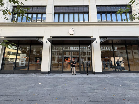 Apple Says ‘What Up Doe’ to Downtown Detroit - NewsBreak