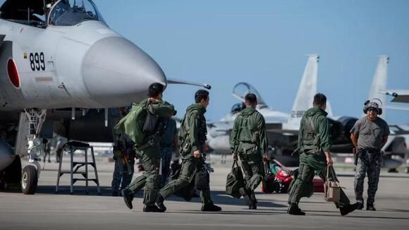 Why Pilots Say Roger, and Why It Still Matters - NewsBreak