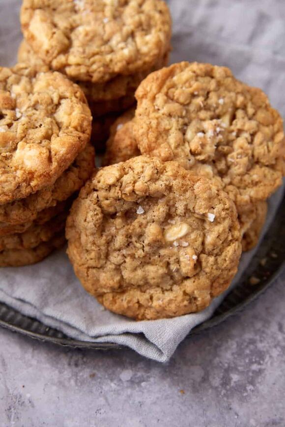 White Chocolate Oatmeal Cookies That Stay Soft and Not Too Sweet ...