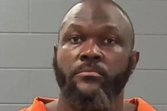 Daniel Muir's wife 'wore head covering' and 'sold designer bags on ...