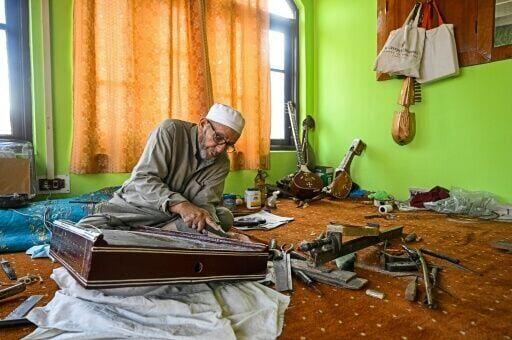 Instruments such as the santoor have long been central to Kashmir's ...