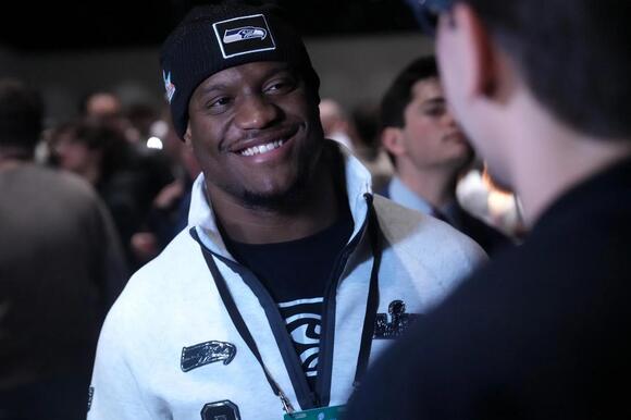 Is Kenneth Walker III Dating or Married? A Look at Seahawks RB’s ...