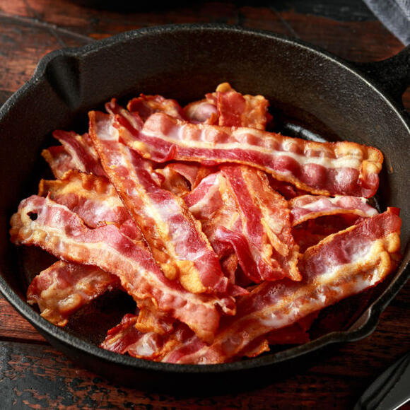 Experts Say Salami, Ham, And Bacon Could Clog Your Arteries - NewsBreak