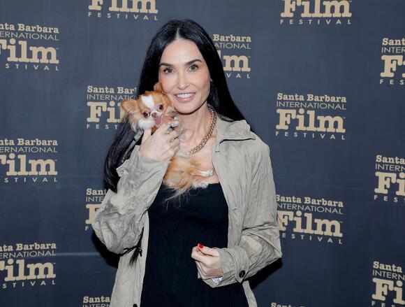 Chloe Fineman Said She Was Essentially Kicked Out Of A Restaurant By ...
