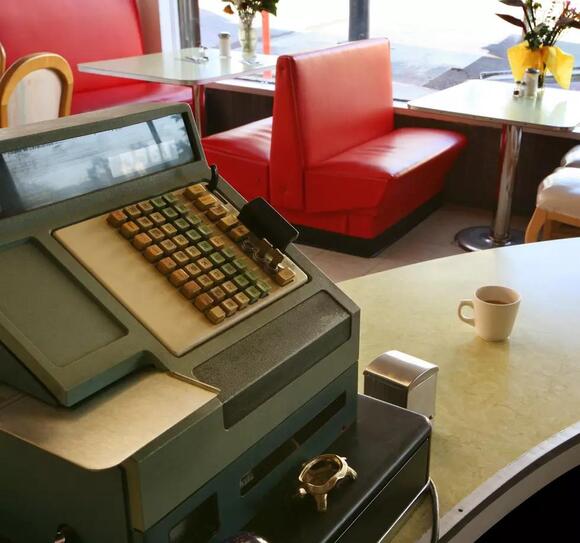 Illinois Restaurant Crowned Best of the Last 25 Years - NewsBreak