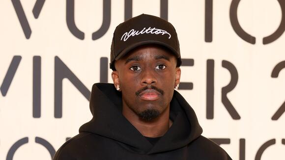 Kai Cenat Pulled Up To Paris Fashion Week With His Vivet Journal In ...