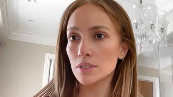 Jennifer Lopez Celebrates ‘Happy Era’ in Stringy Bra Top & Leggings ...