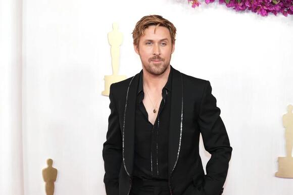 11 Male Celebrities With Reported Cosmetic Changes to Their Face or ...