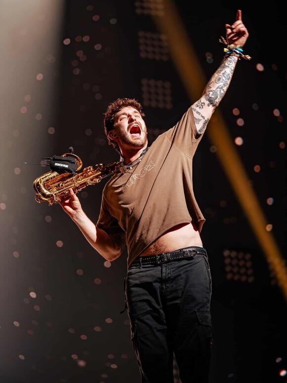 Dancing Under Giant Balloons and Glistening Lasers at Decadence Arizona ...