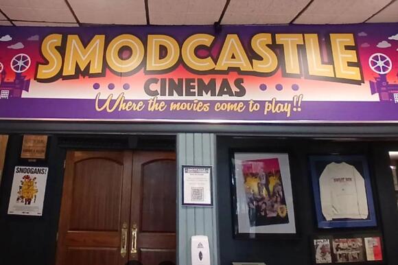 Iconic Kevin Smith theater in NJ to host free screening of Elf - NewsBreak