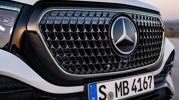 2027 Mercedes-Benz GLE Revealed: New AMG 53 Hybrid Makes 577 HP - NewsBreak