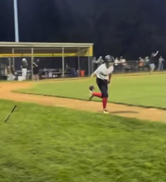 Suspension controversy erupts over a New Jersey Little League bat flip ...