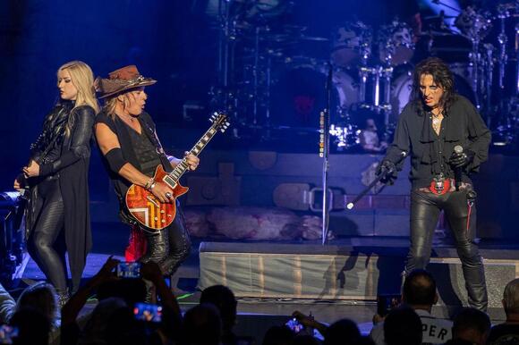 Set List + Video - Alice Cooper Covers Nirvana and Digs Deep at 2026 ...