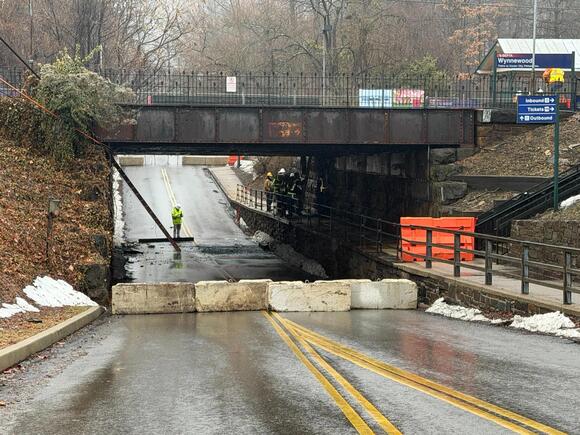Tractor-trailer strikes rail overpass in Wynnewood, temporarily ...