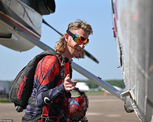 Skydiver survives plane crash, only to fall to death without parachute ...