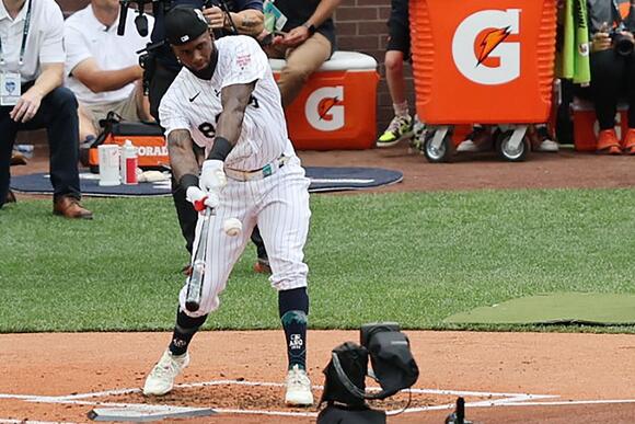 New York Mets trade for Chicago White Sox outfielder Luis Robert Jr ...