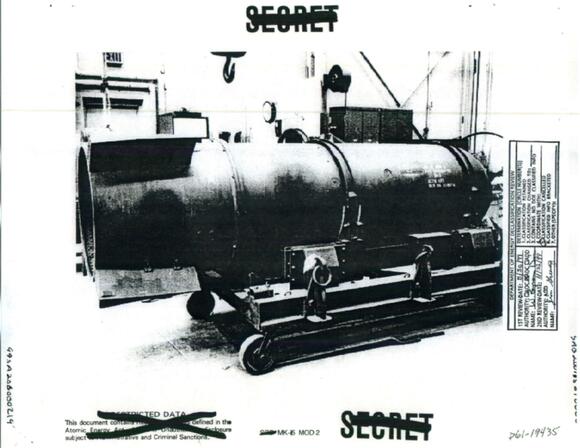 Officials said that a Mark 15 thermonuclear bomb lost in the waters ...