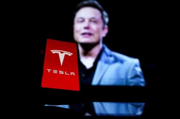 This Week in TSLA: FSD's Europe Rebrand, Elon Musk Receives Medal From ...