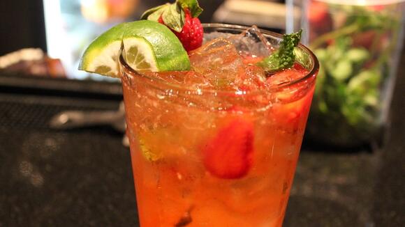 Your Drink Order Says More Than You Think – Here's What Bartenders ...