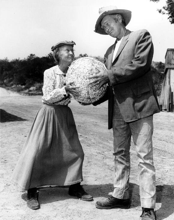 22 Rare ‘Beverly Hillbillies’ Photos Show the Cast Off-Screen Like You ...
