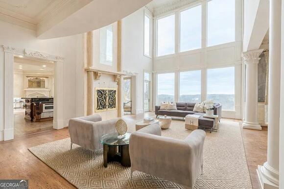 Steve Harvey Slashes $350K Off Georgia Mansion, Can’t Seem to Sell Old ...