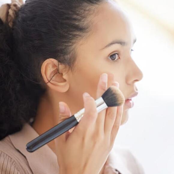 Want To Look ‘Years Younger’ Over 40? Try These 5 Simple & Easy Makeup Tips That Can Make A ‘Big ...