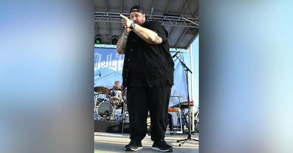 Inside Jelly Roll's Dramatic 200-Pound Weight-Loss: Check Out His ...