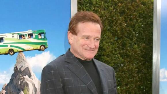 Sally Field Shockingly Shades 'Unfunny' 'Mrs. Doubtfire' Costar Robin ...