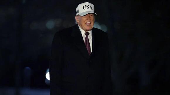 ‘Trump Using a Walker?’: White House Posts Trump’s New Power Portrait ...