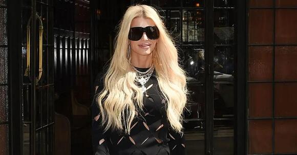 'What Happened?': Jessica Simpson Looks Unrecognizable With 'Botched ...
