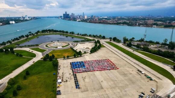 Man Arranges 300 Corvettes Into Massive American Flag For Charity ...