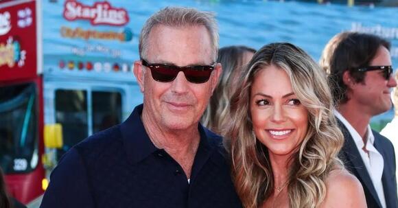 Kevin Costner's New Girlfriend Kelly Noonan Looks Just Like His Ex-Wife ...