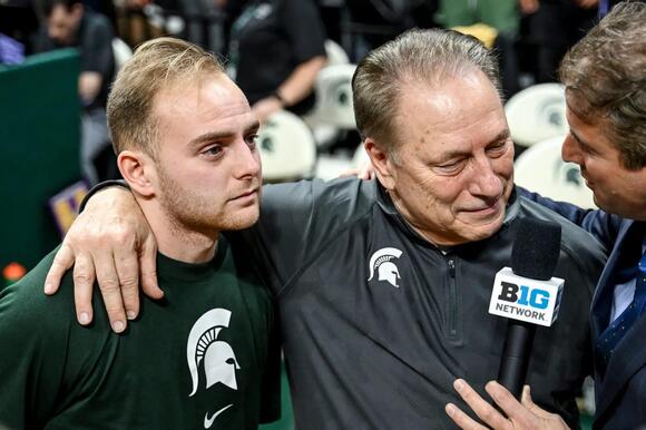 Tom, Steven Izzo share heartwarming moment at Michigan State senior night