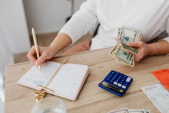 New Bank Card Program Targets Aid for Single Mothers - NewsBreak