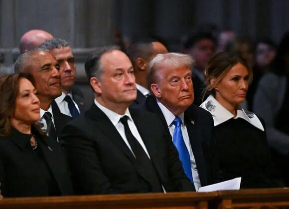 'This is awkward': Observers blast Trump for 'disrespectful' conduct at ...
