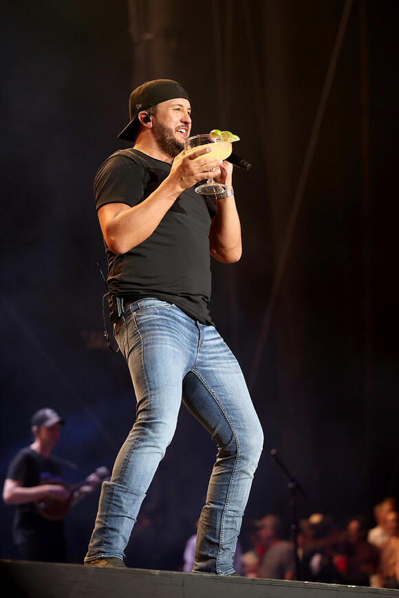 Dierks Bentley Pokes Fun at Luke Bryan's 2026 Festival - NewsBreak